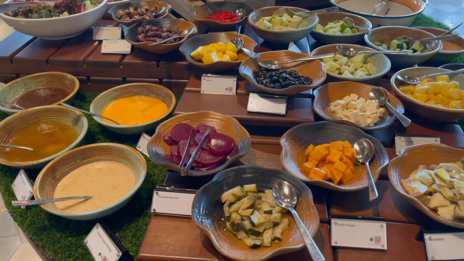 14 Best Buffet Spots in Singapore for Unlimited Indulgence - Gardens By ...